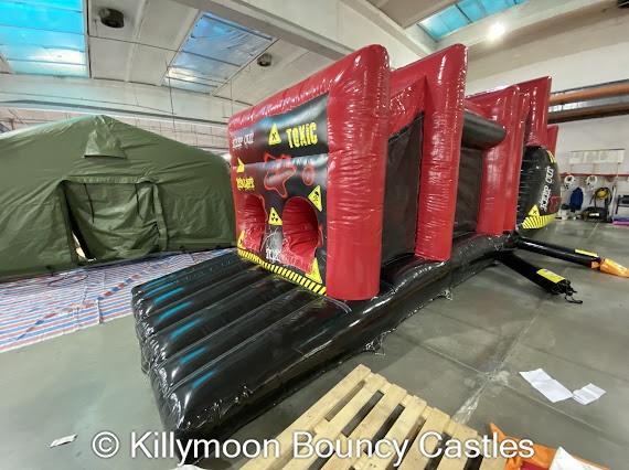 42ft Red & Black Toxic Assault Course - Bouncy Castle Hire, Hot Tub ...